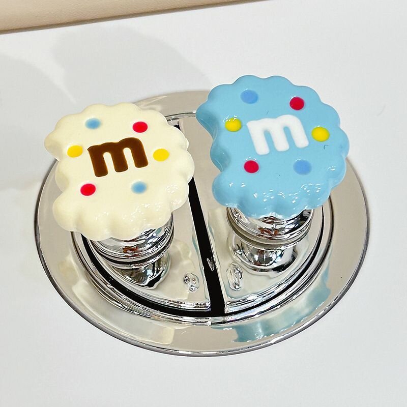 Кнопка для бачка унитаза и подъемник крышки с удлиненным нажимом специально для длинного маникюра