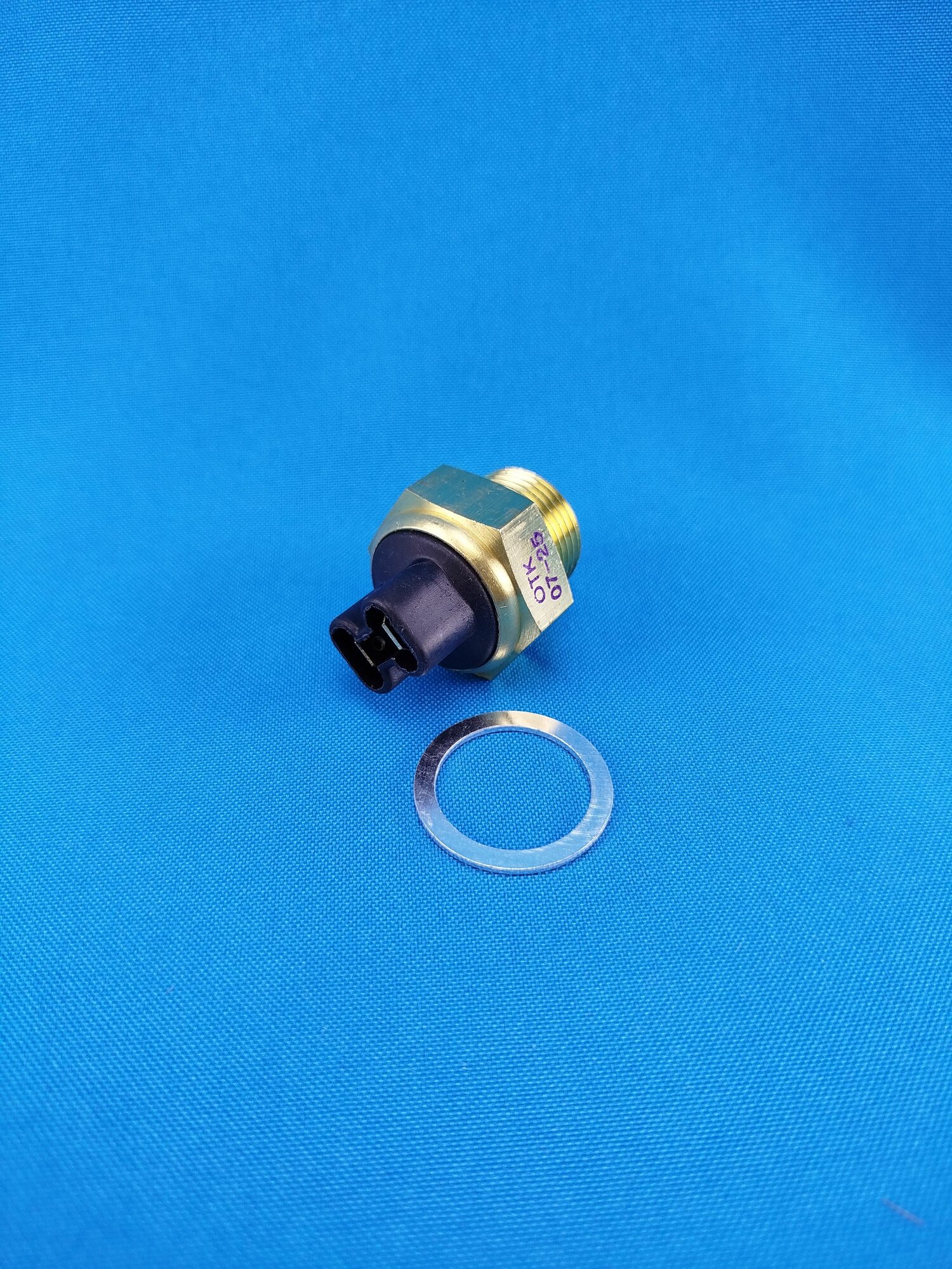 Датчик включения вентилятора "АвтоТрейд" для а/м ВАЗ 2103 92/87 C