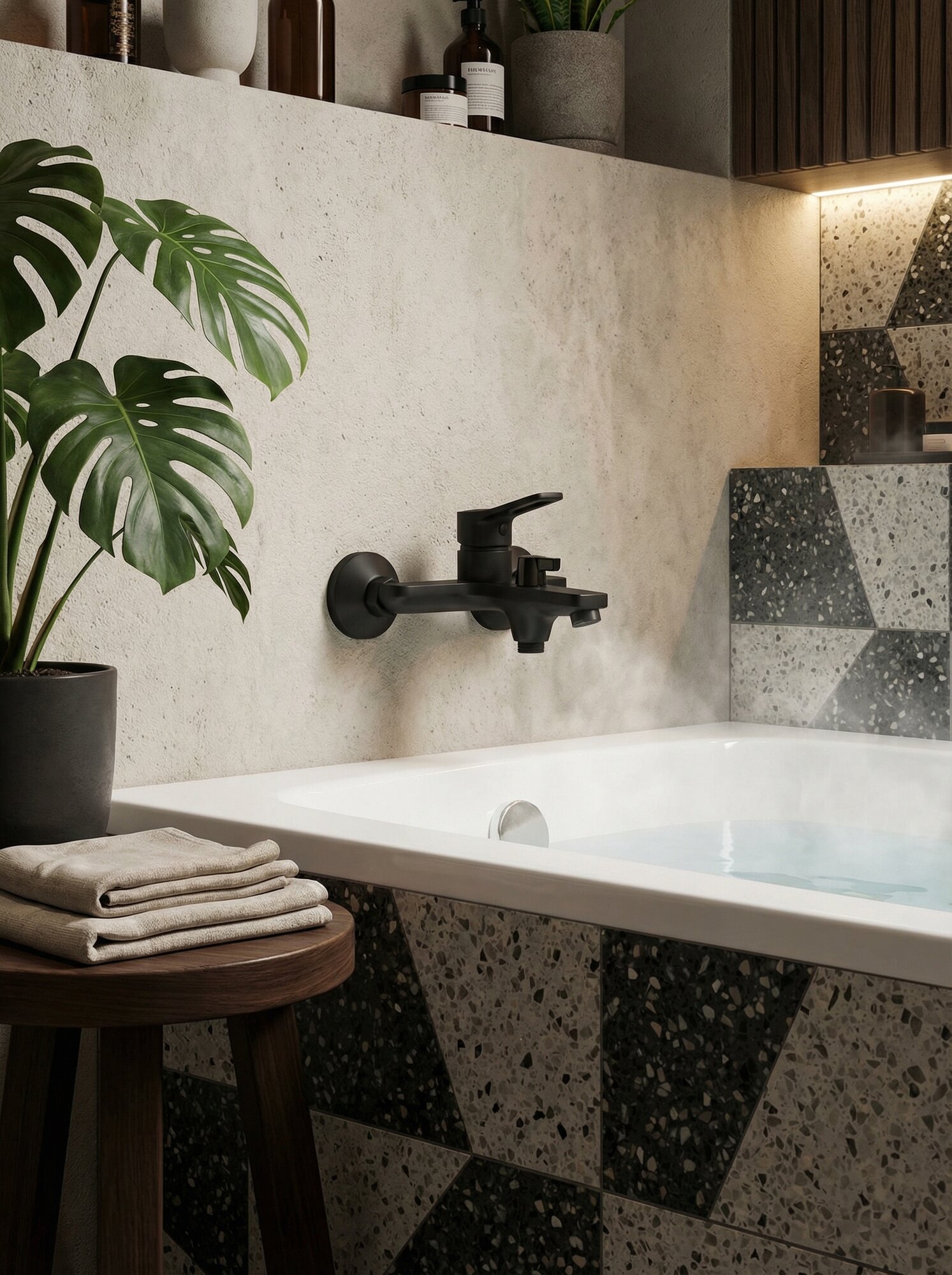 Смеситель для ванны и душа с коротким изливом. Латунь. Коллекция Dubai Black