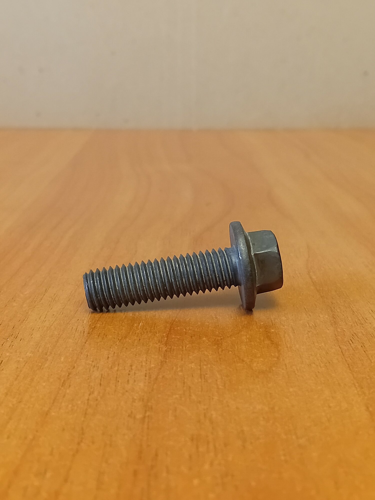 Болт М10х1,5х35 с фланцем для автомобилей (шестерни КПП газ). BUFO 4593771167-п29