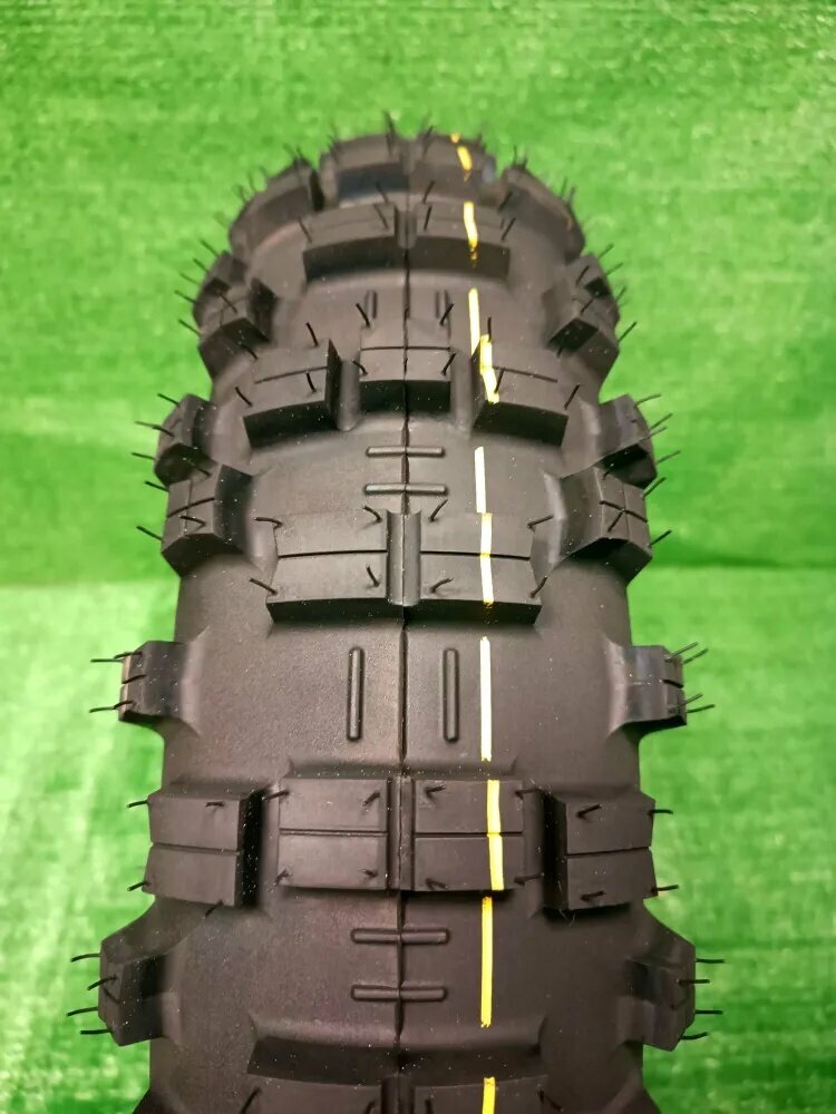 Motuocheluntai 001 Мотошины 120/90 R18 70 S Front/Rear