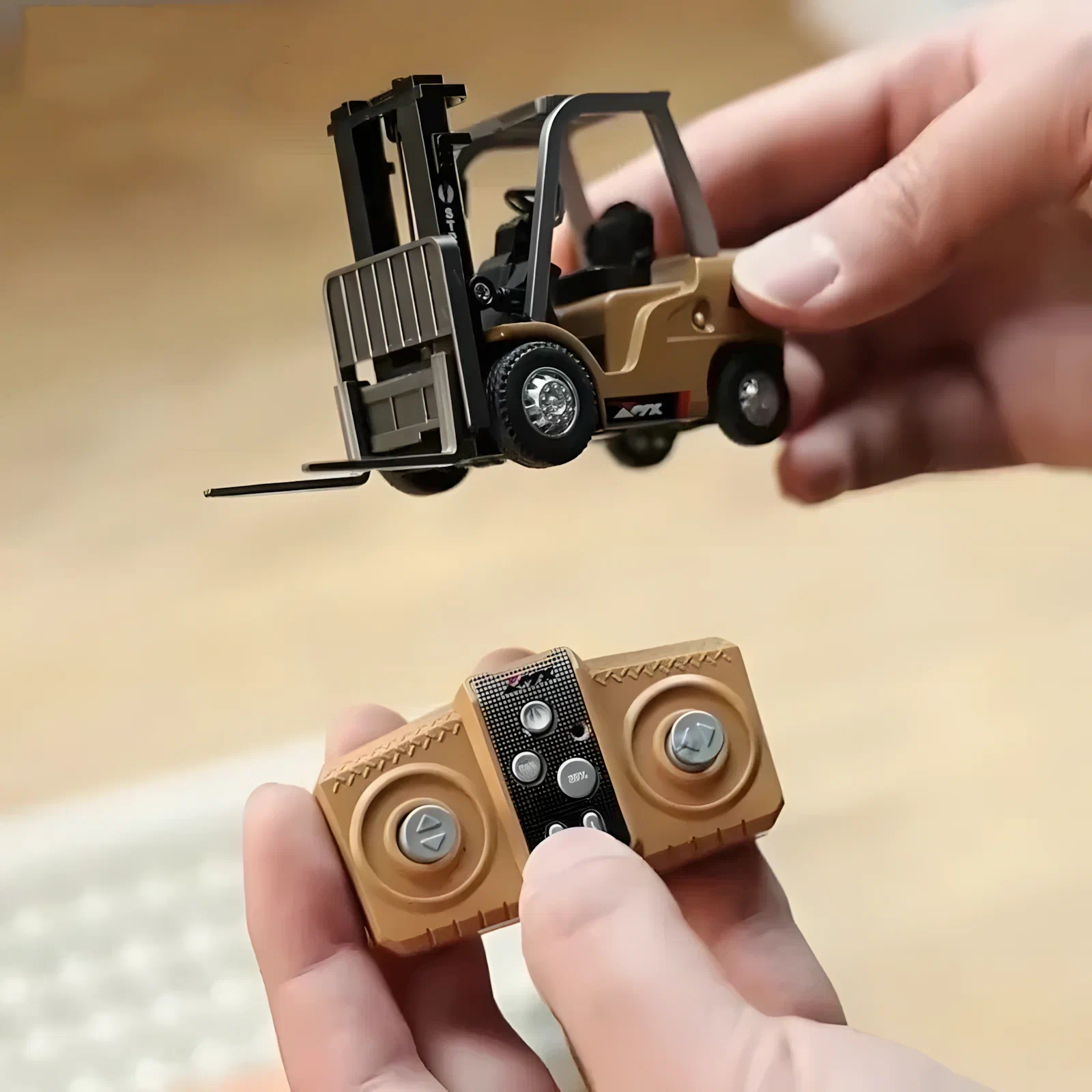 1:64 Радиоуправляемый вилочный погрузчик с прицепом, модель в масштабе 1:64, звуковые и световые эффекты, подключение к приложению, коллекция строительной техники, рождественская коллекция.