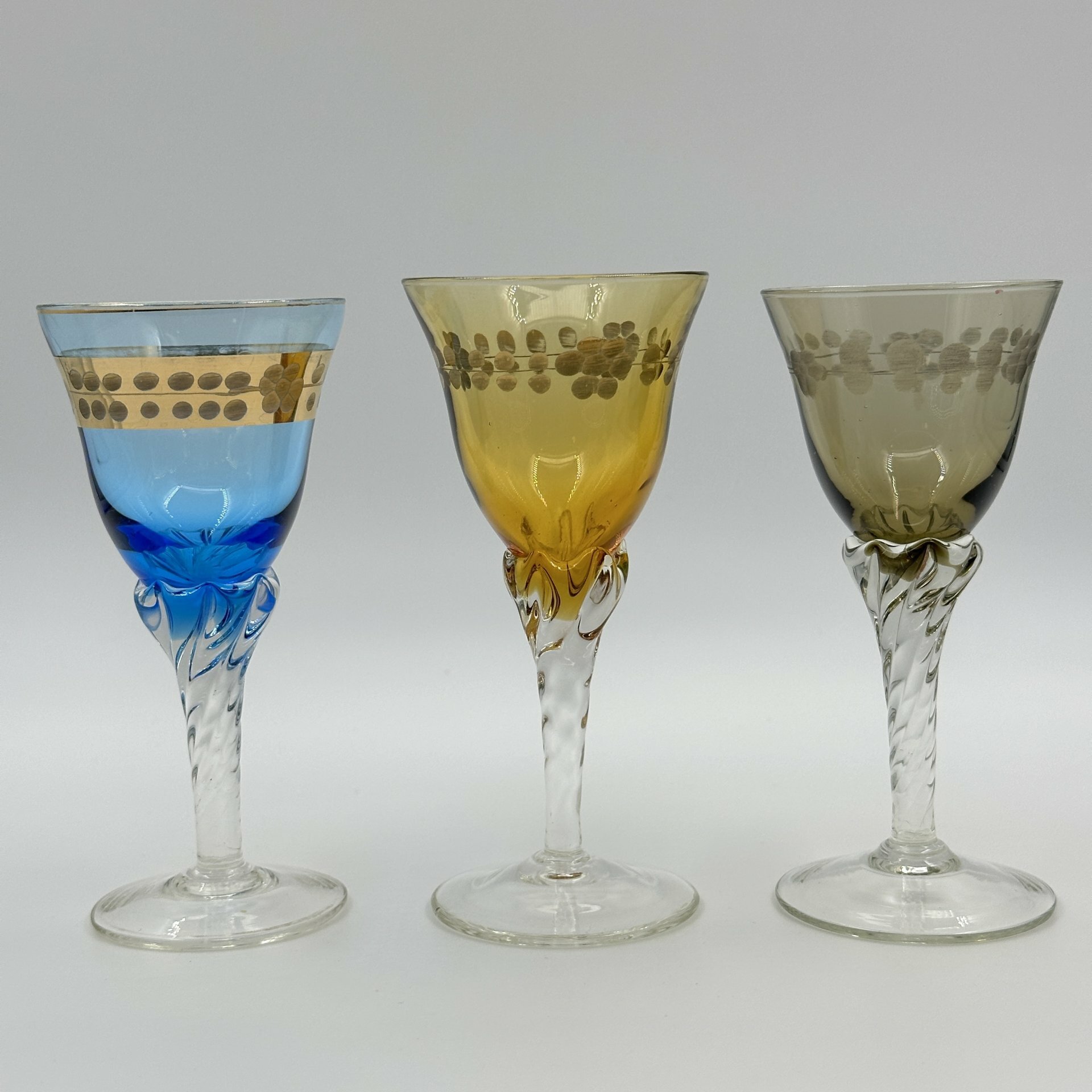 Набор из 3 бокалов для крепленых вин, с витыми ножками, стекло, резьба, золочение