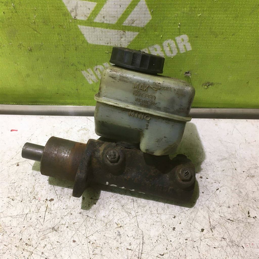 Цилиндр тормозной главный VW Golf 2 Jetta 2 83-92