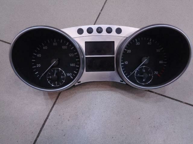 Панель приборов от Mercedes-Benz M-Class W164 2005-2011