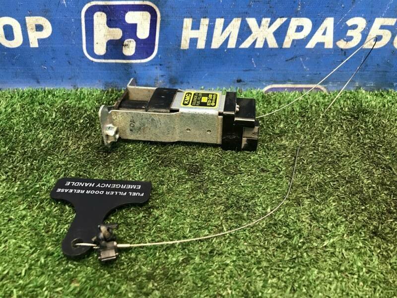 Актуатор лючка бензобака Kia Sorento XM 2.4 G4KE 957202J000