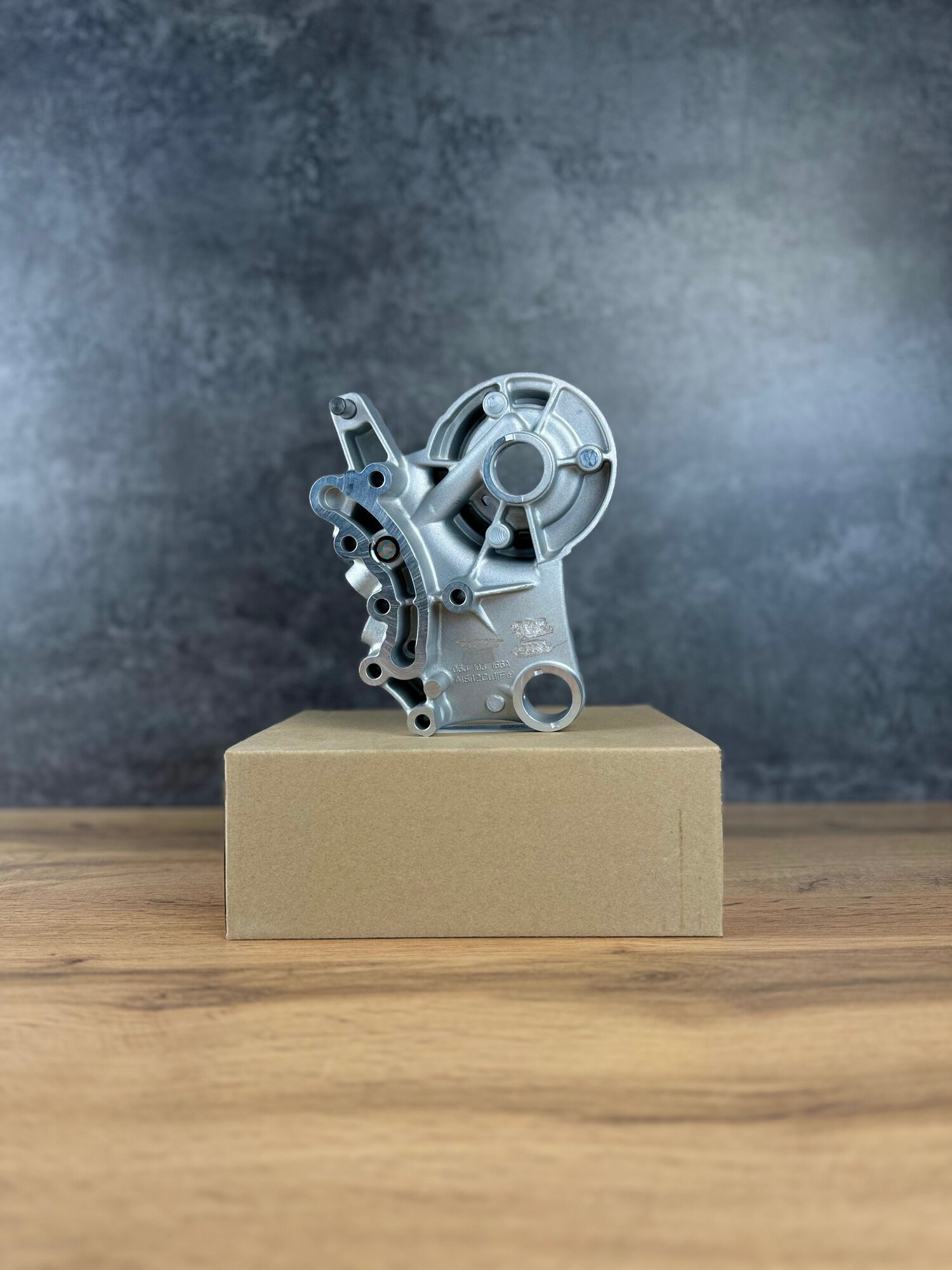 Опорный кронштейн распредвала VAG 1.8 06J103166A — оригинал, аналоги