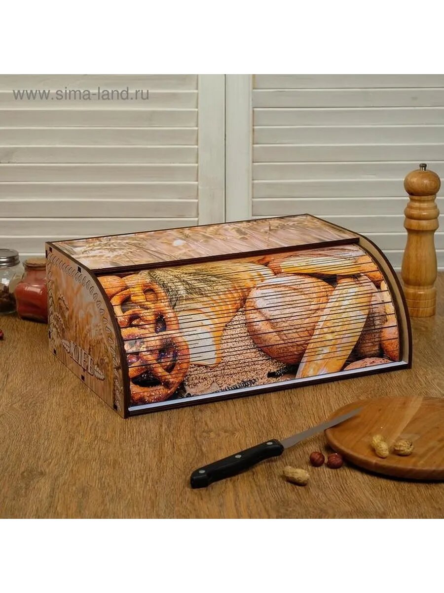 Яркая деревянная хлебница с цветным дизайном