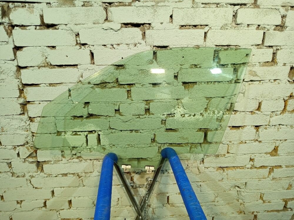 Стекло двери передней левой Subaru Forester SH 61011SC010