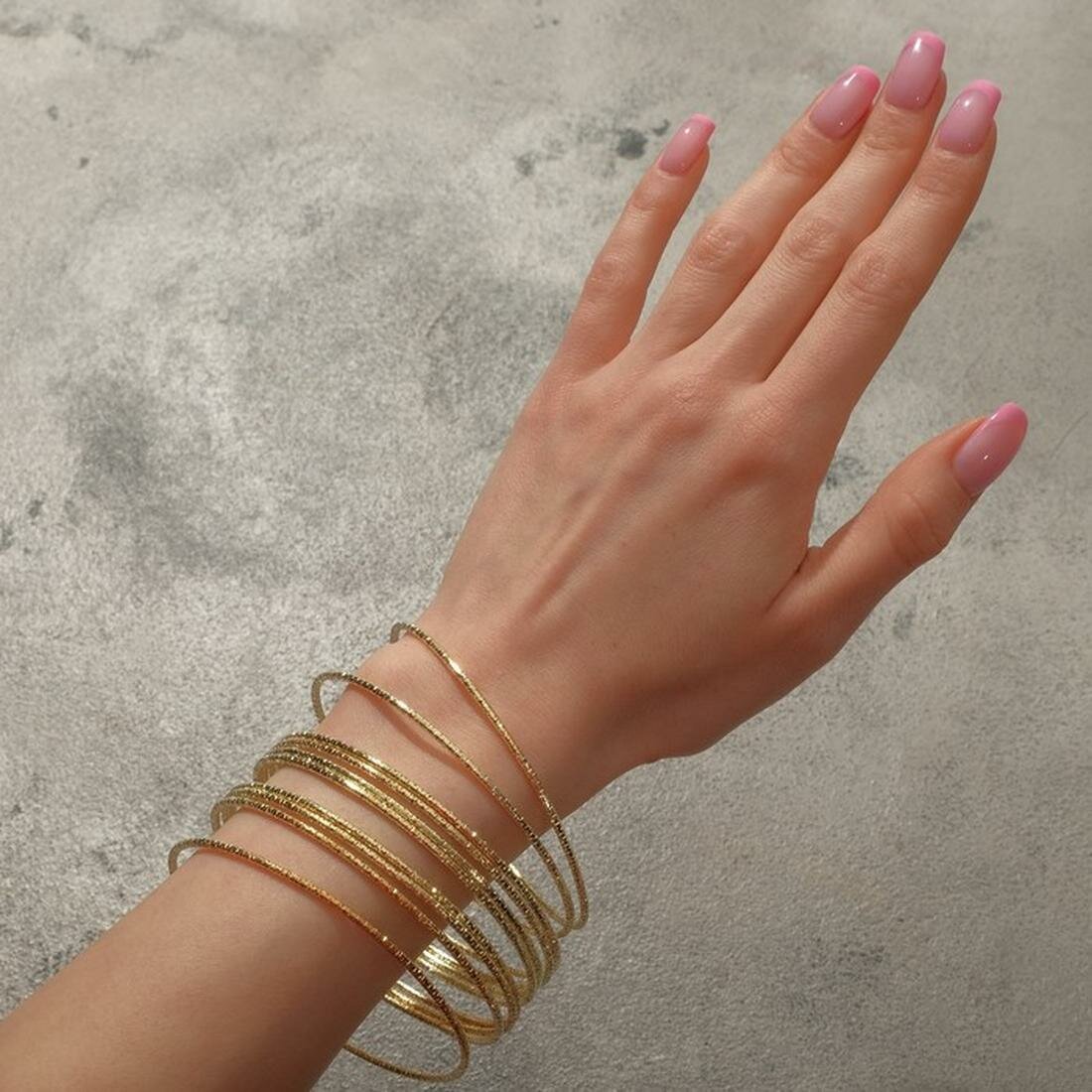 Жесткий браслет