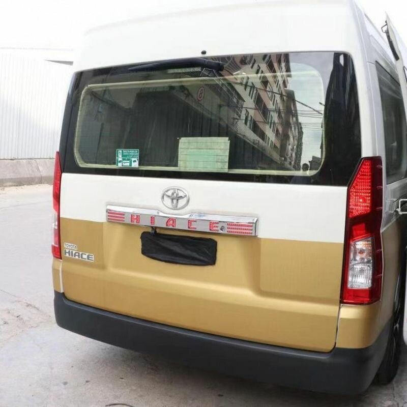 Toyota HiAce 2019-2022 сквозные фонари