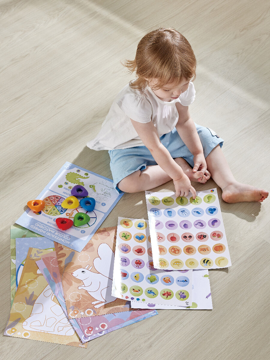 Раскраска с восковыми мелками Hape "Малыш Умняша", 6 цветов E2004_HP