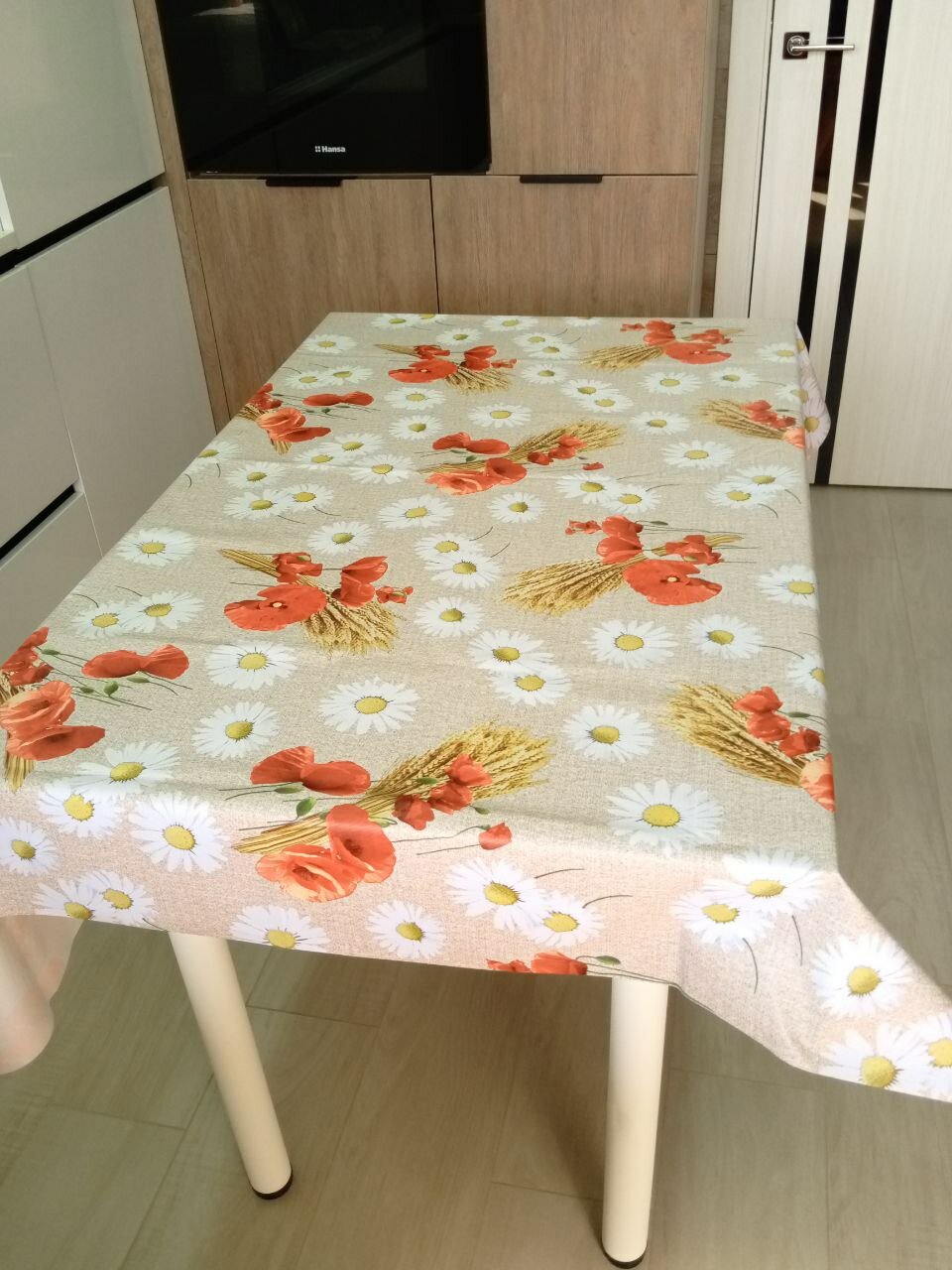 Клеенка на стол с рисунком маки и ромашки 160х140
