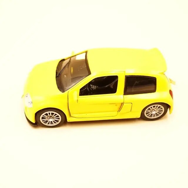 1:32 Clio V6 Alloy Car Литые игрушечные машинки Модель автомобиля Миниатюрная масштабная модель автомобиля Игрушки для детей