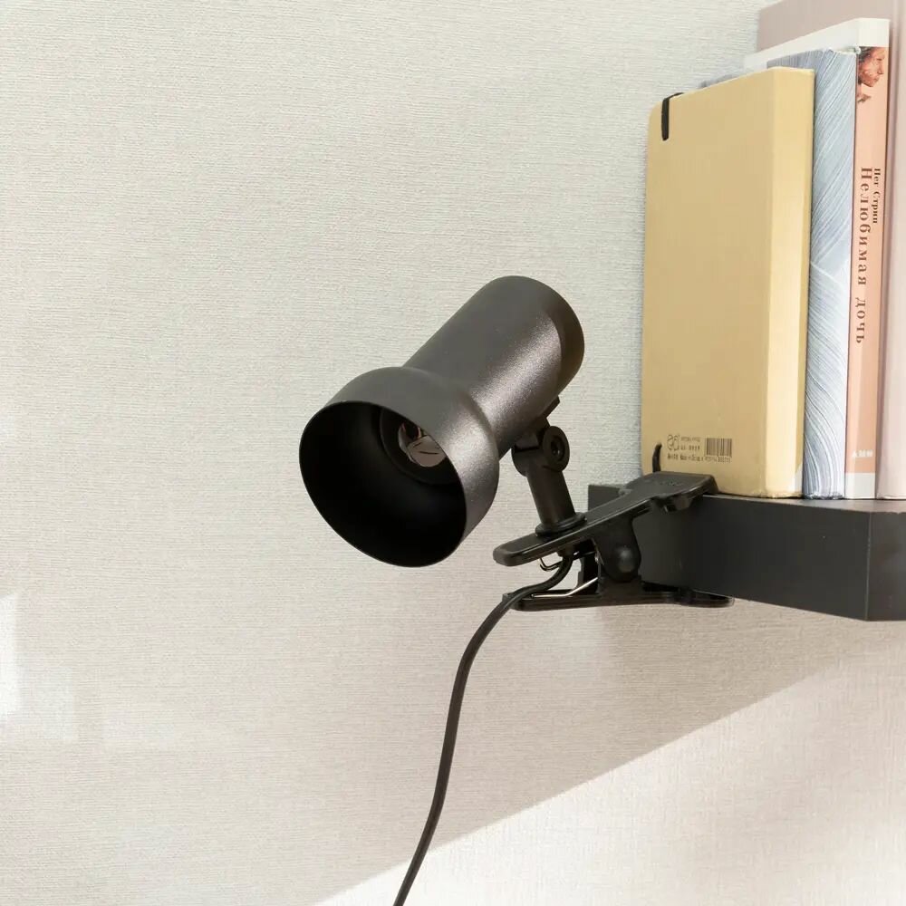 Рабочая лампа на прищепке цвет черный