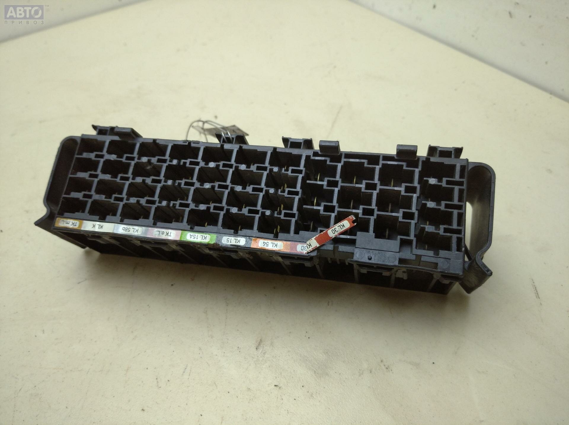 Блок предохранителей Volkswagen Transporter T4