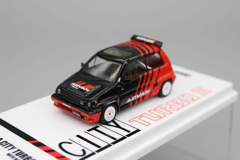 Inno 1:64 Honda City 1th Turbo Advan Легковая модель автомобиля