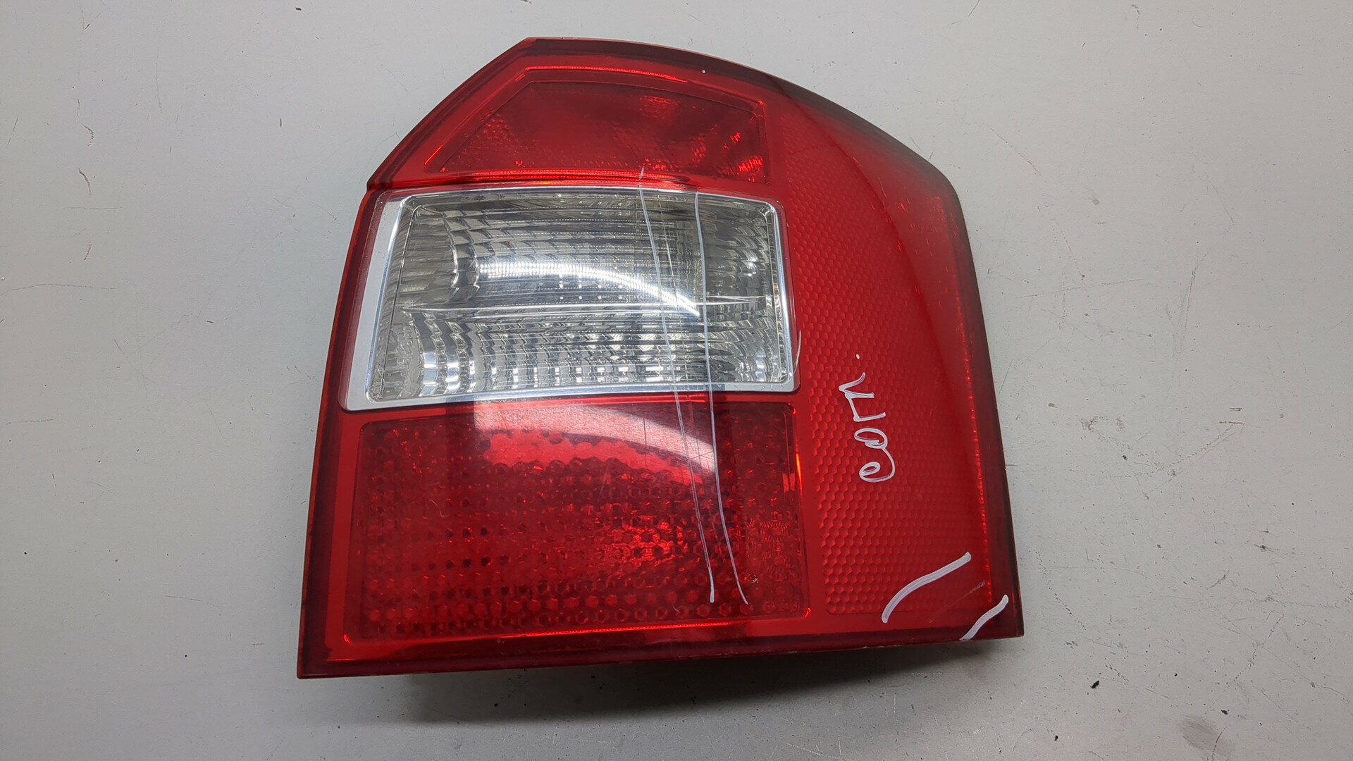 Фонарь (задний) правый Audi A4 (B6) Б/У