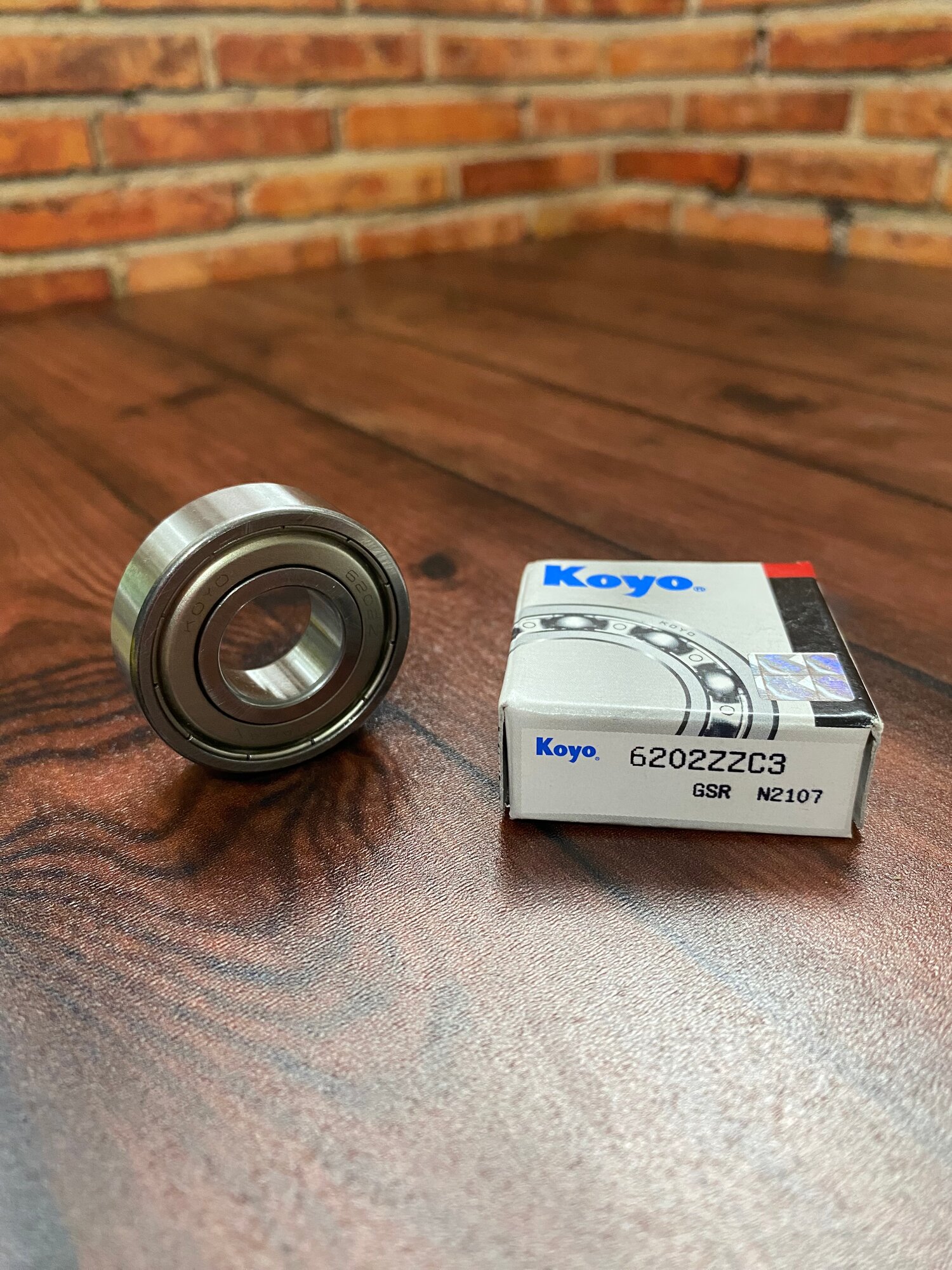 Подшипник радиальный шариковый однорядный закрытый 6202-2Z C3 KOYO