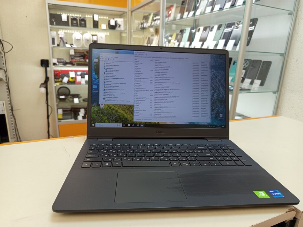 Ноутбук Dell Vostro 3500, экран 15.6", i7, SSD, GeForce MX330 б/у, уценка