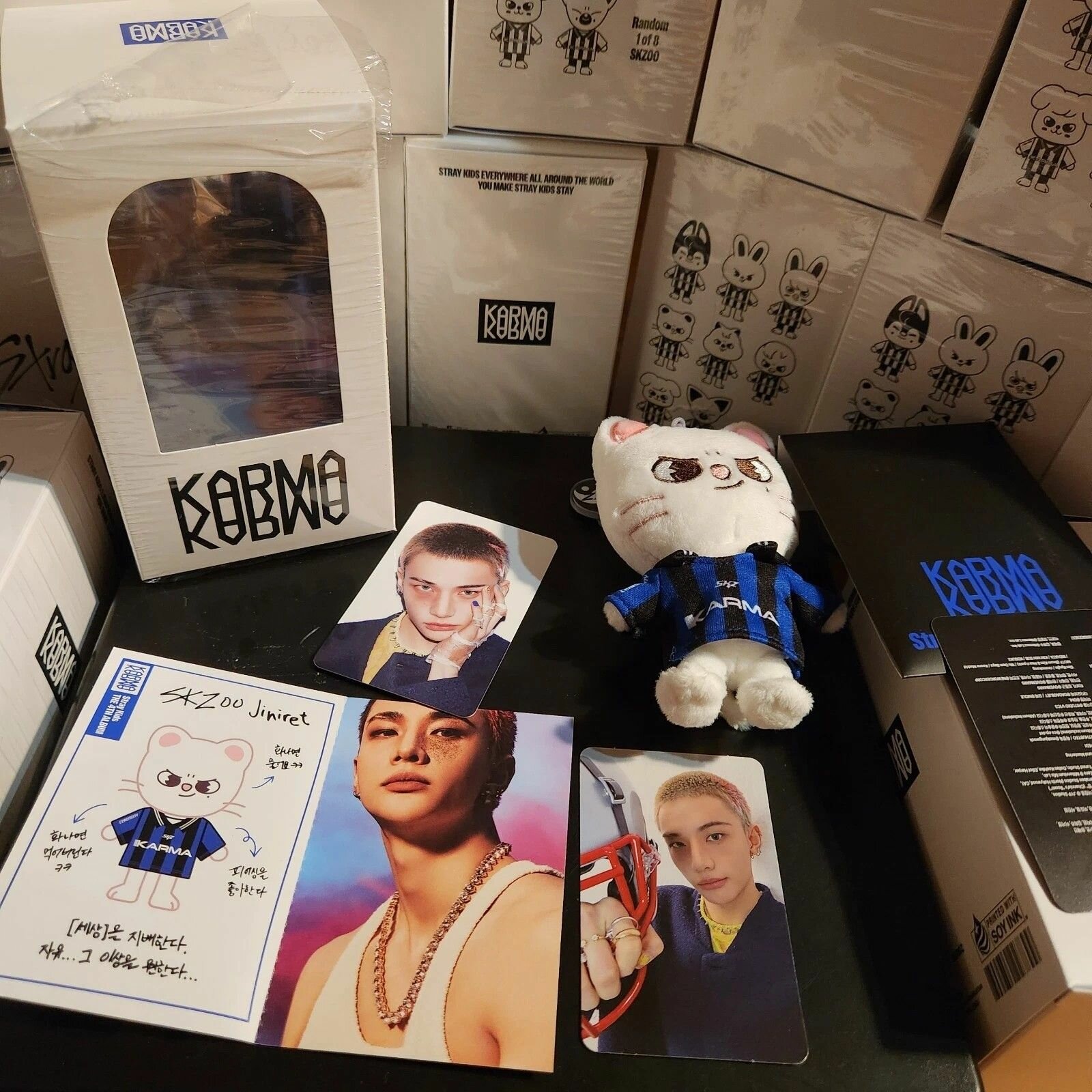 Плюшевая игрушка Stray Kids KARMA версия SKZOO, набор в подарочной коробке