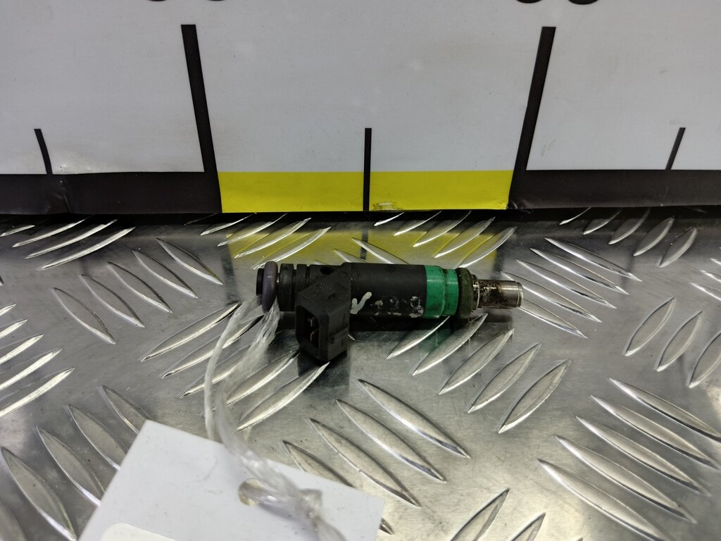 Форсунка топливная Б/У для FORD Focus II рестайлинг (2007—2011) 1429840