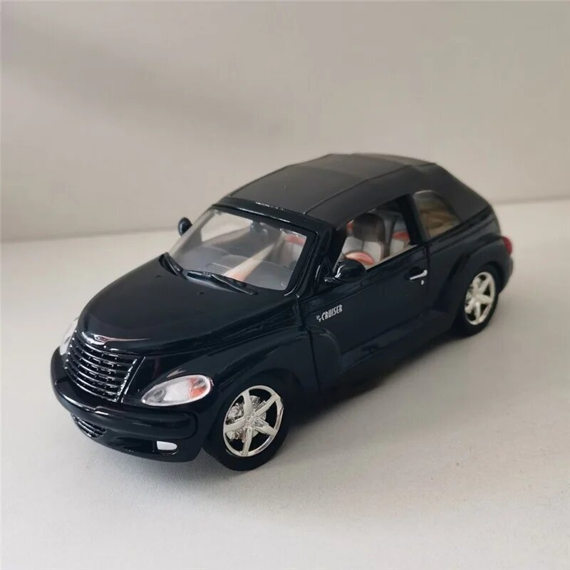 1:24 Chryslers PT Cruiser, классическая модель старого автомобиля из сплава, литая под давлением металлическая модель автомобиля в стиле ретро, коллекция моделирования, детская игрушка в подарок