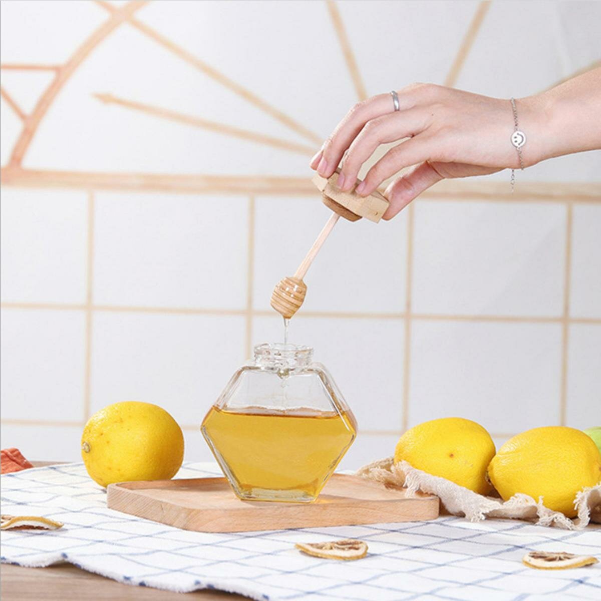 Шестиугольный горшочек для хранения и раздачи меда