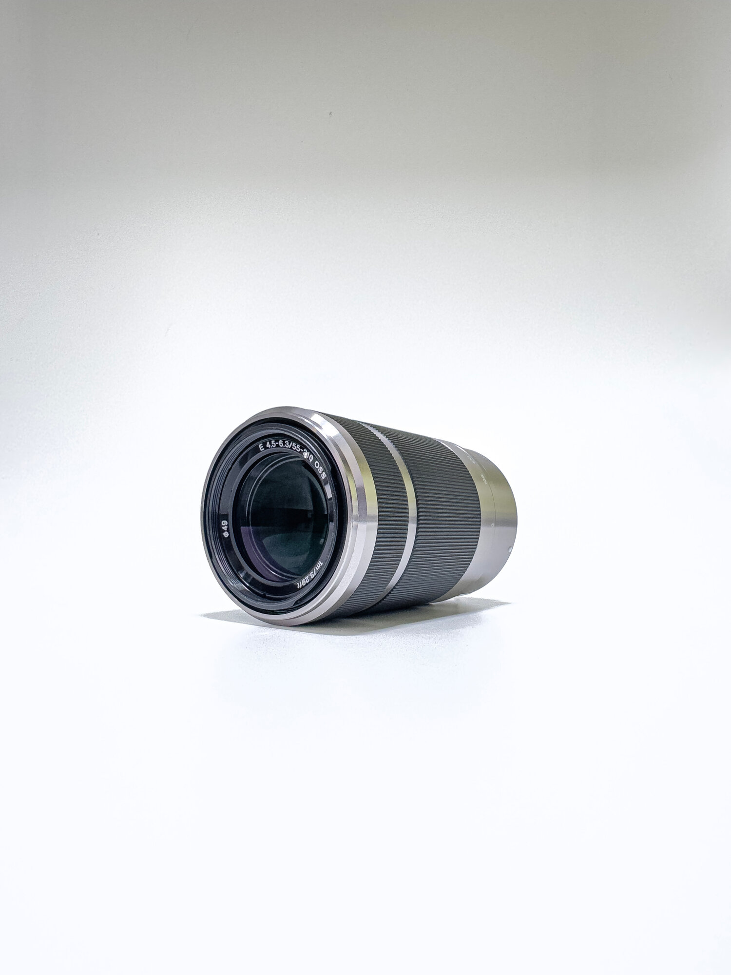 Объектив Sony E 55-210 мм, F4,5-6,3 OSS (SEL55210). Универсальный зум со стабилизатором