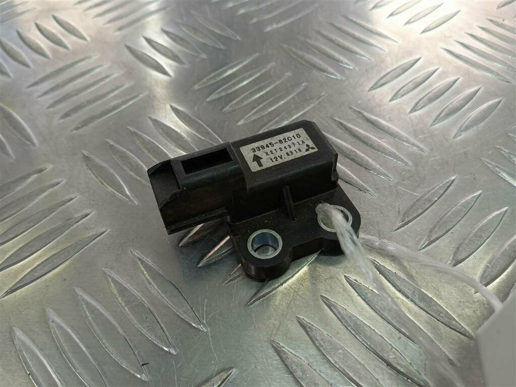 Датчик ускорения Б/У для SUZUKI JIMNY III рестайлинг (2005—2012) 33945-82C10