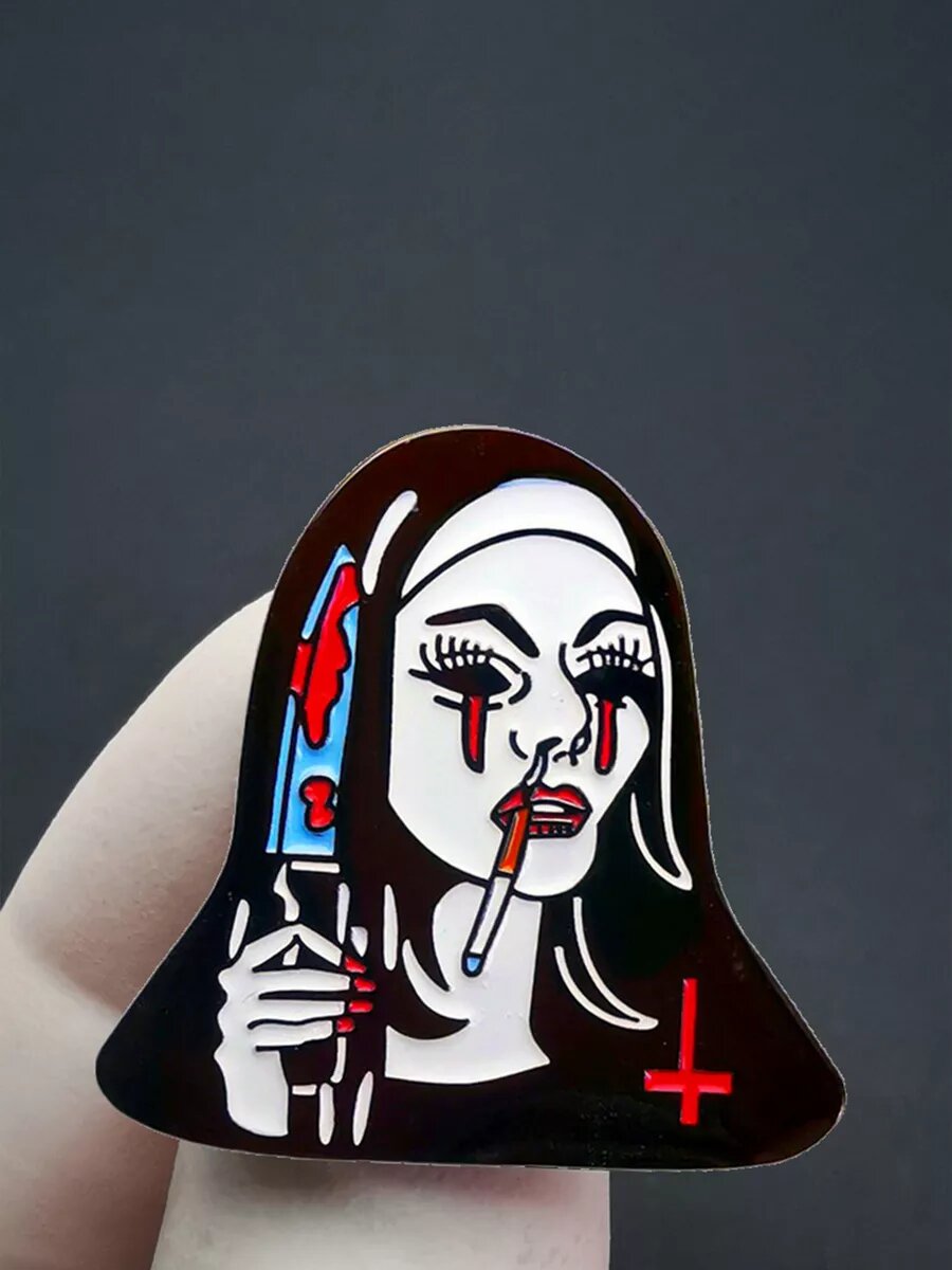 Металлический значок на рюкзак Sl*tty Nun