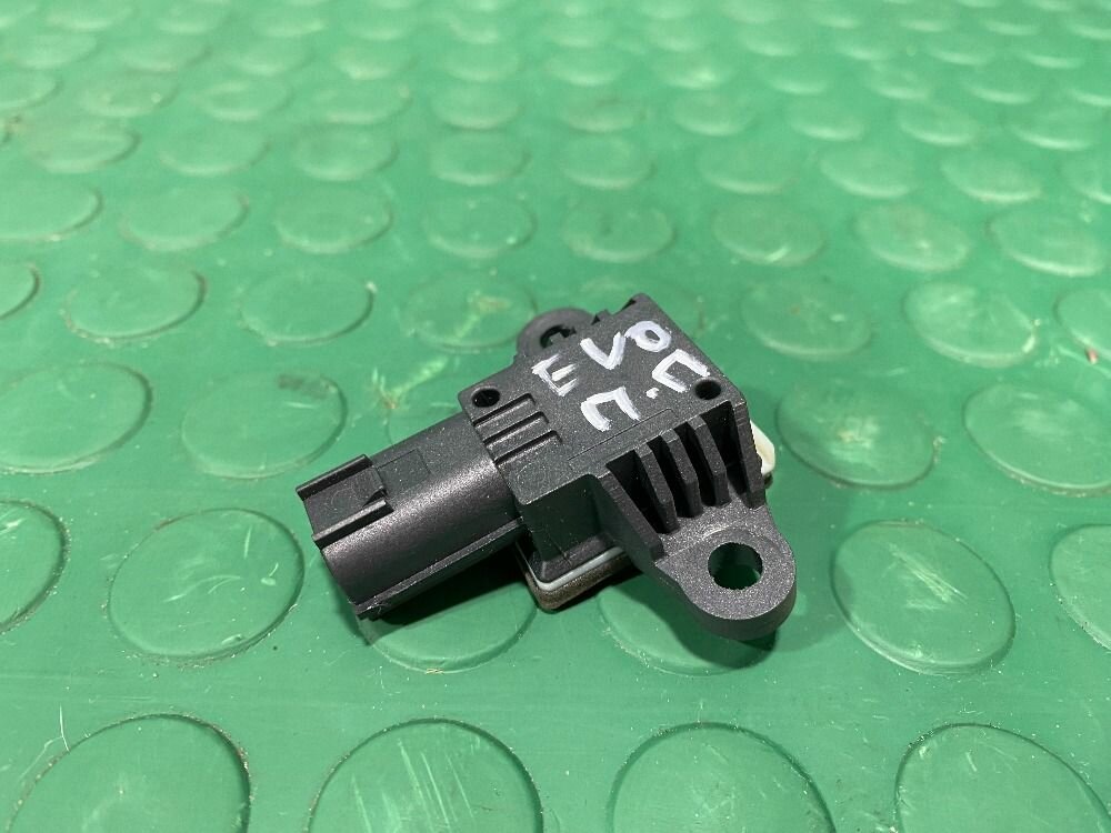 Датчик удара боковой Land Rover Range Rover Evoque I (2011—2015) LR028860