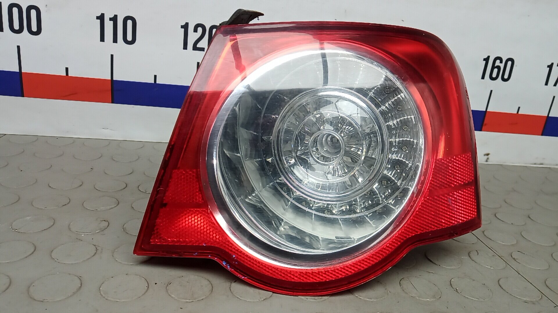 Фонарь задний правый VOLKSWAGEN PASSAT B6