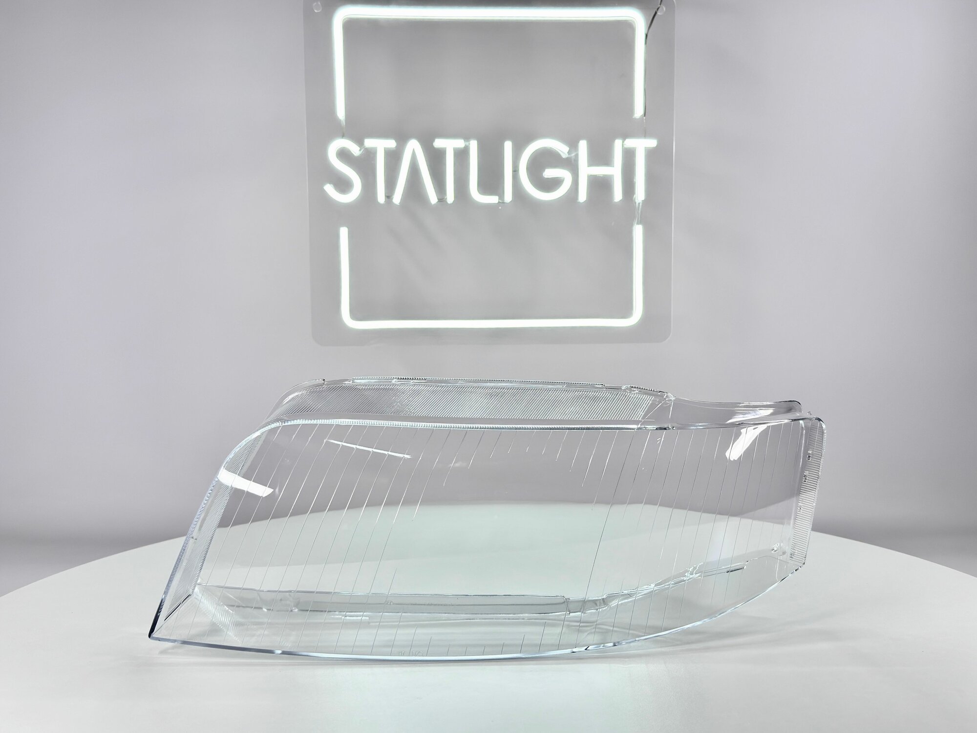 Левое стекло фары для Audi A6 C5 2001-2005