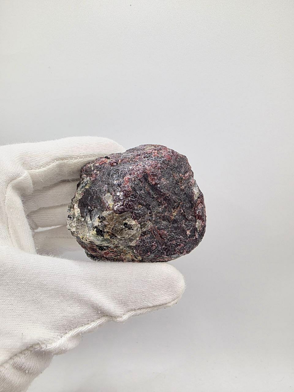 Гранат коллекционный, 60 мм, 278 г.