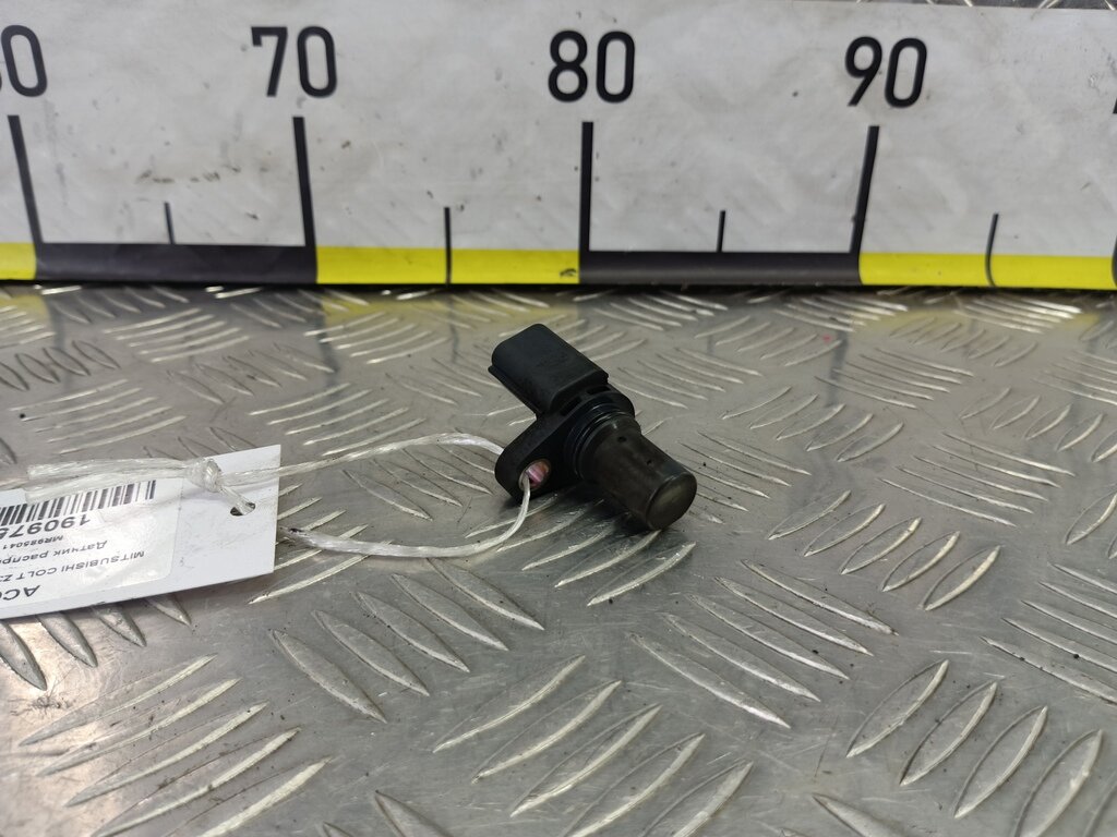 Датчик положения распредвала Б/У для MITSUBISHI COLT Z30 (2002—2012) MR985041