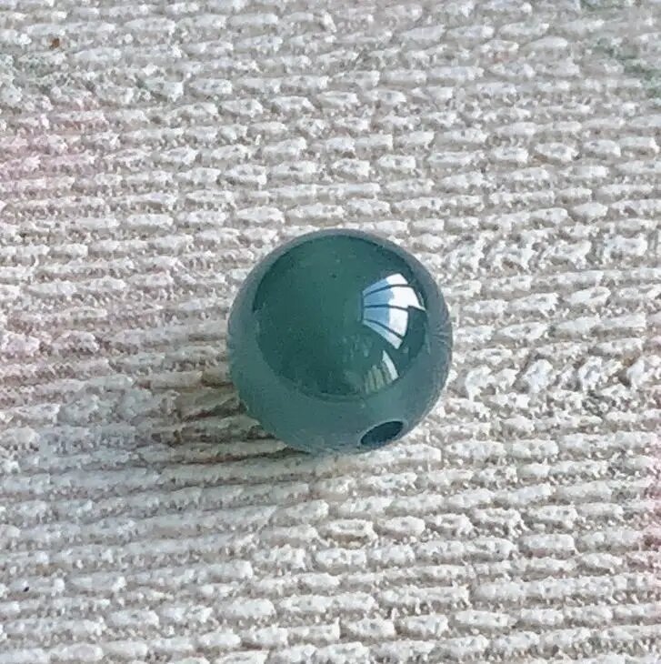 Синие бусины из бирманского нефрита 5.5mm 10pcs