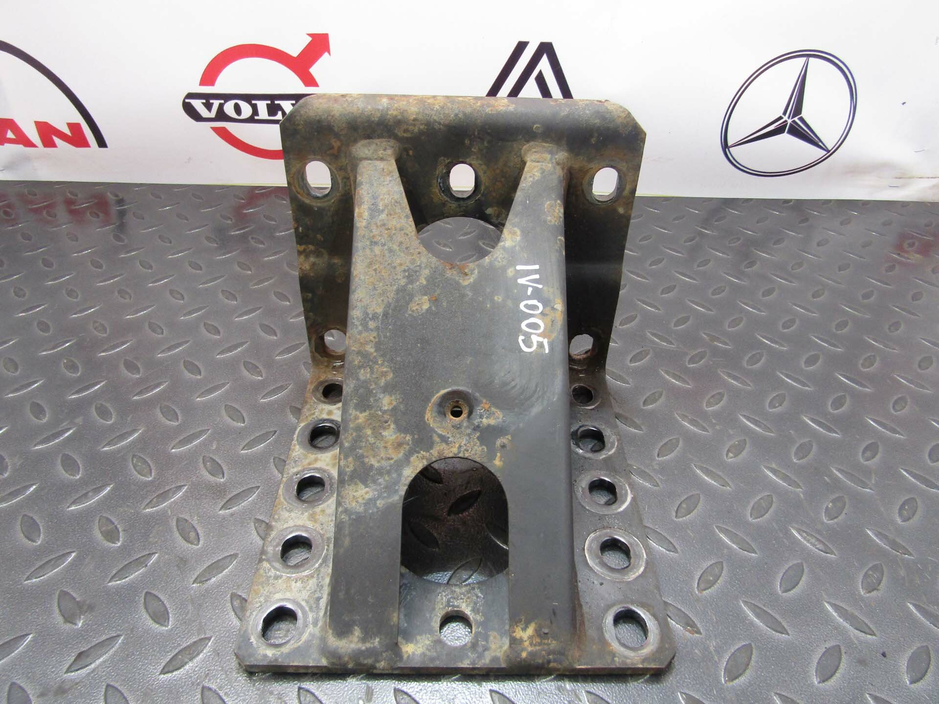 Кронштейн траверсы IVECO STRALIS