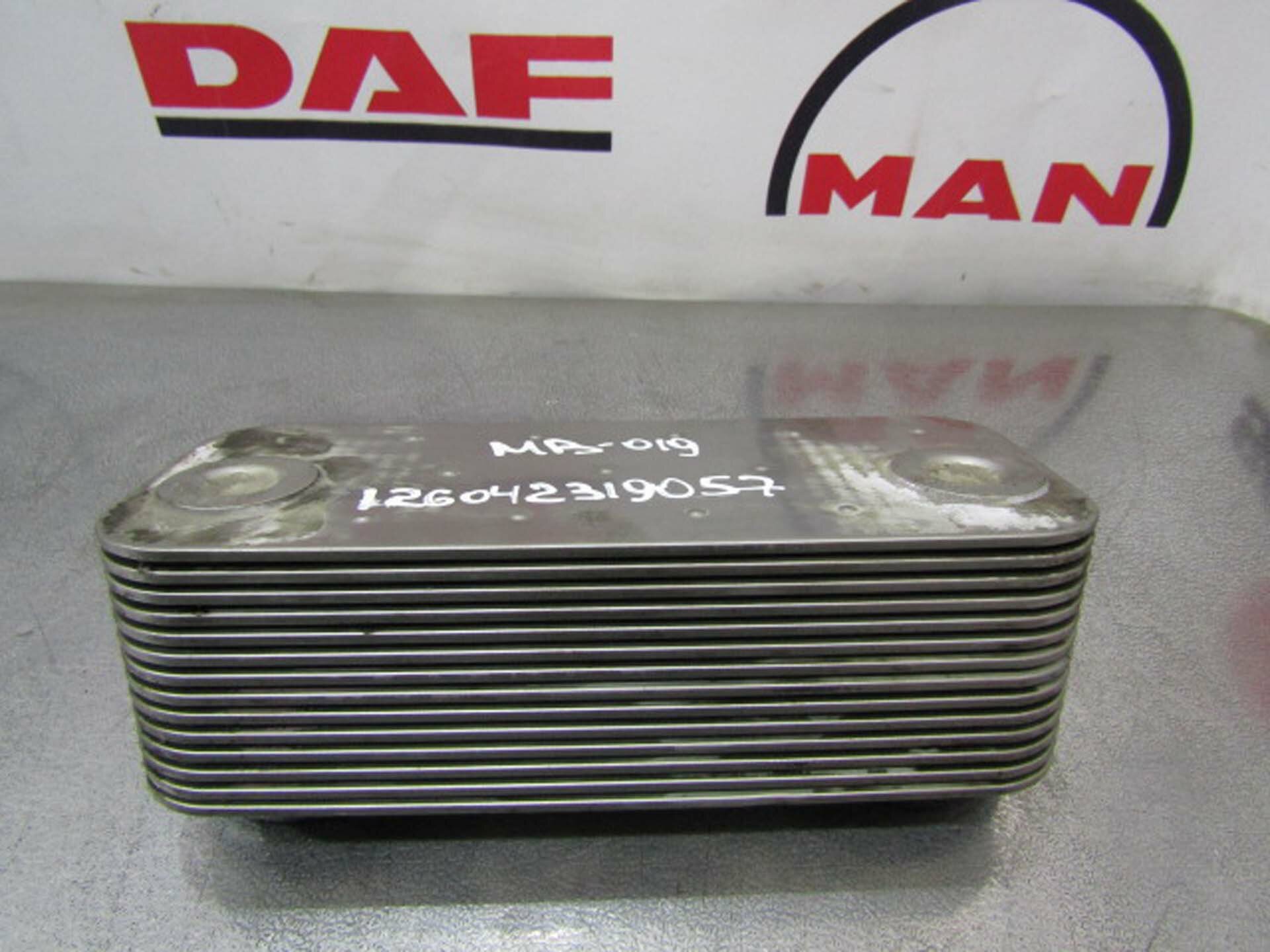 Теплообменник двигателя OM501 Mercedes Actros