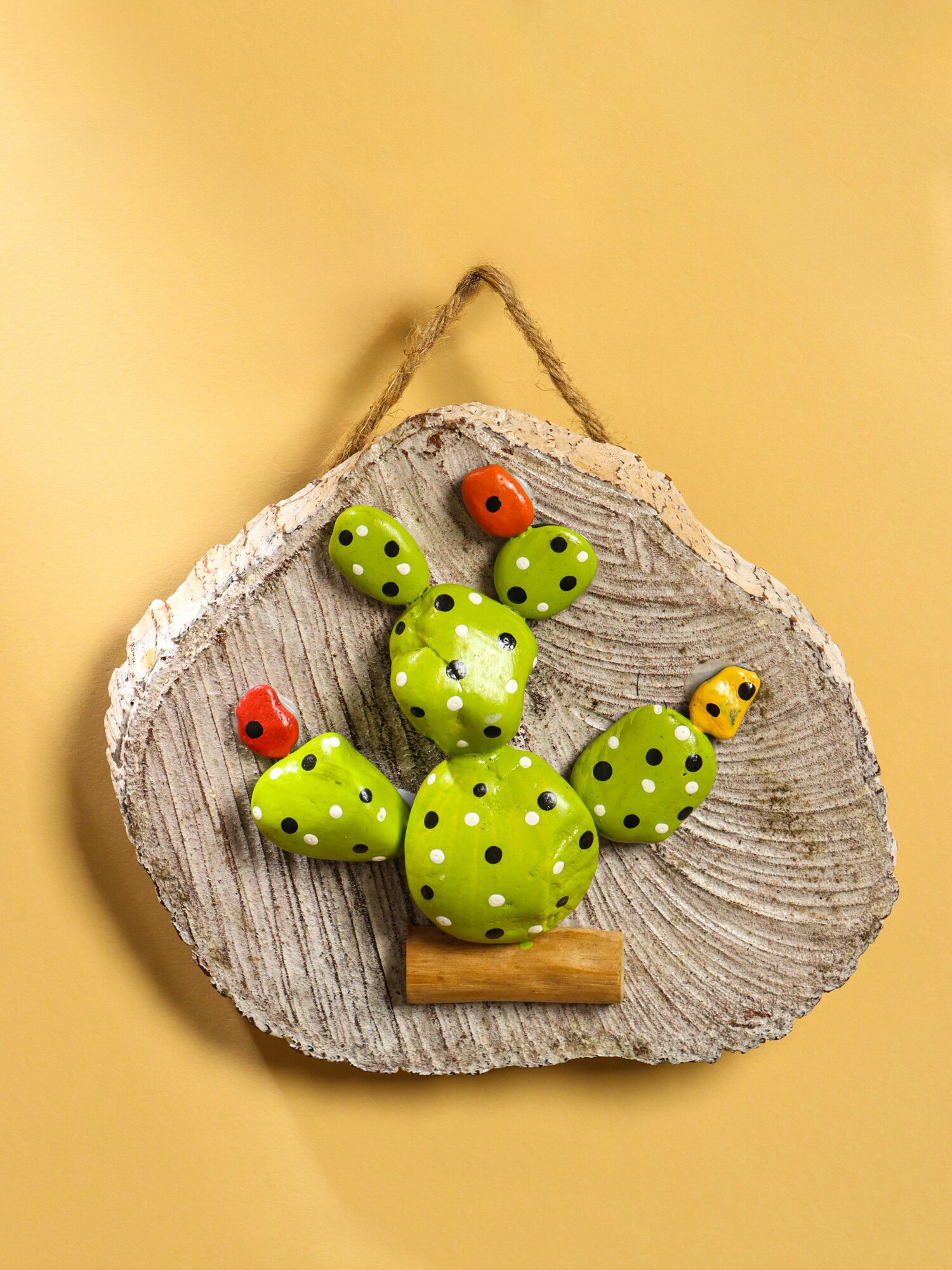 Панно "Кактус", дерево албезия, способ крепления: подвес, тематика: цветочно-растительная