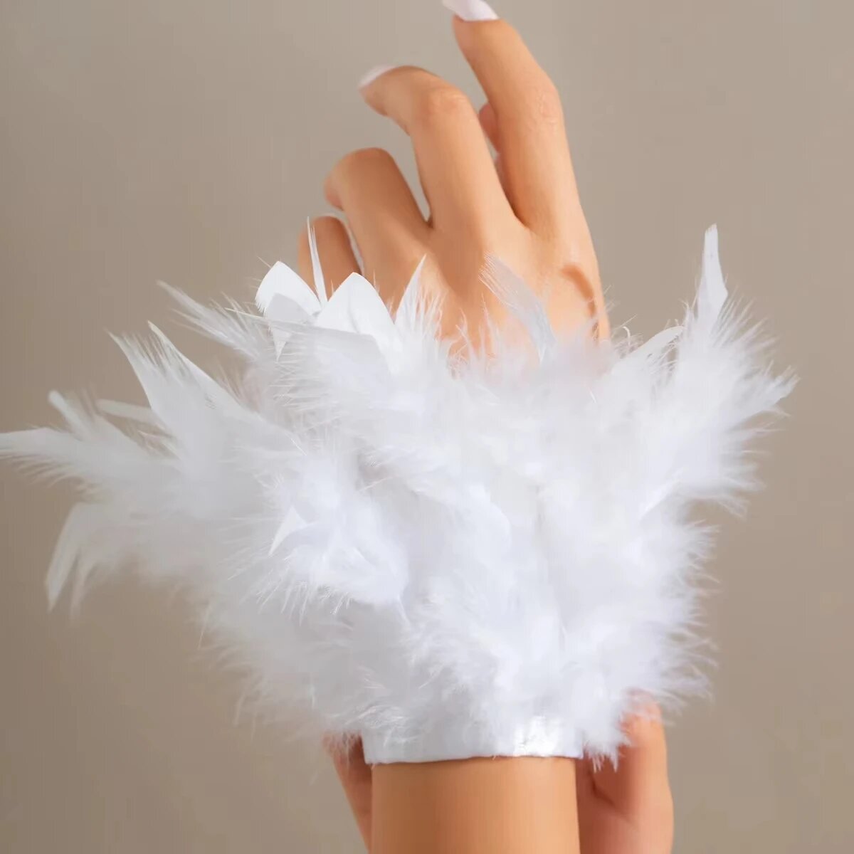 Браслет из перьев LZA FENGJ белый