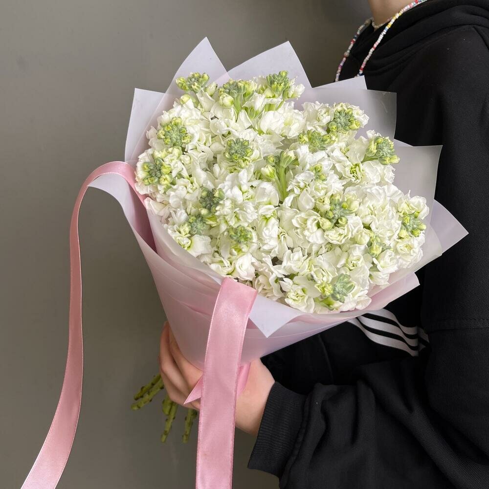 Букет живых цветов от Kimbirly Flowers из ароматной маттиолы, 19 шт, цвет белый