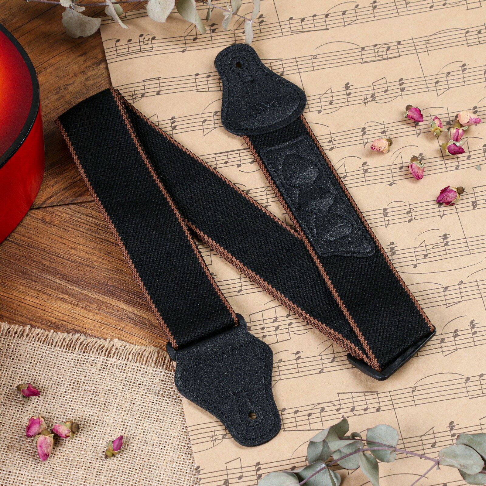 Ремень для гитары черный с кармашком для медиаторов, 90-145 см, ширина 5 см