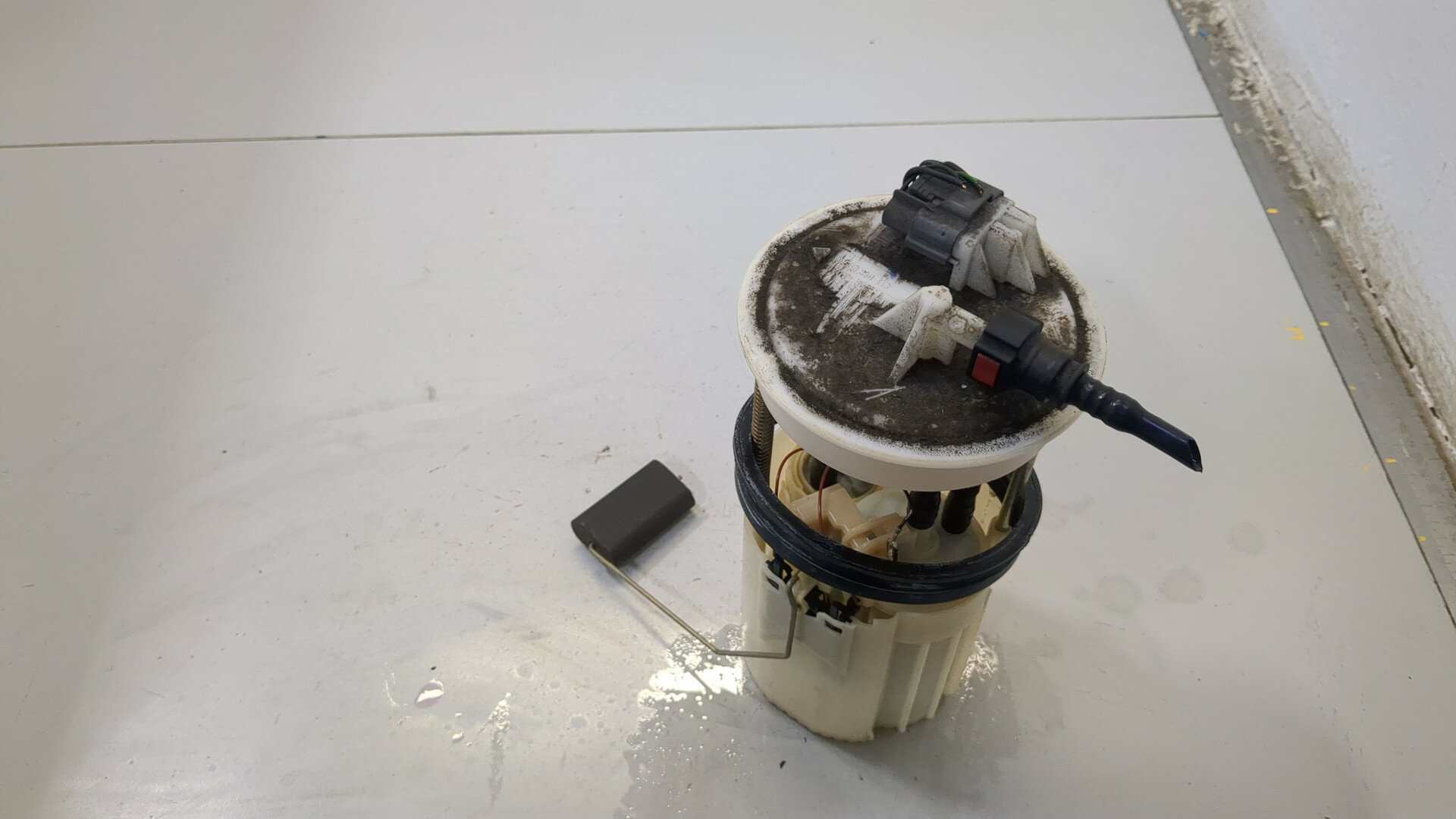 Насос топливный электрический Opel Astra H Б/У