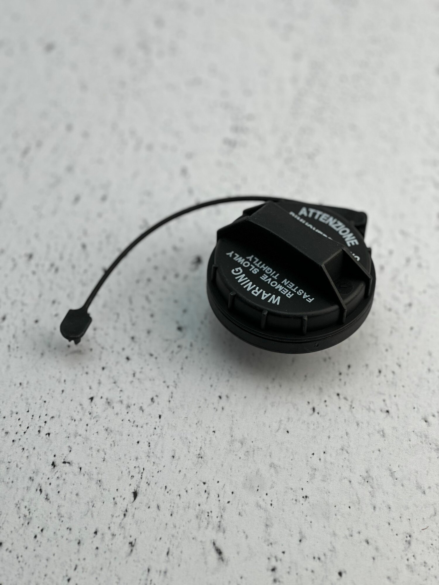 Крышка топливная 310104L000