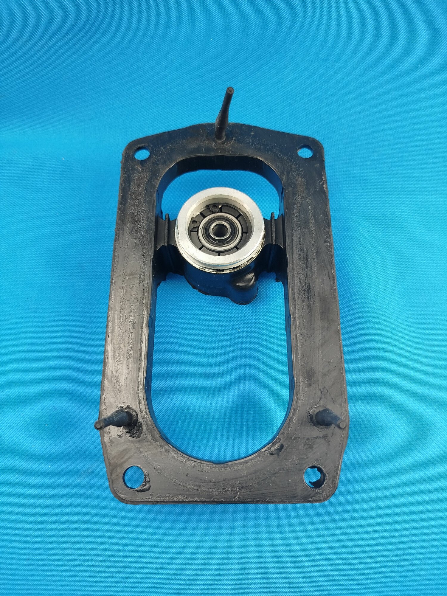 Подушка кулисы "БРТ" для а/м Калина в сборе