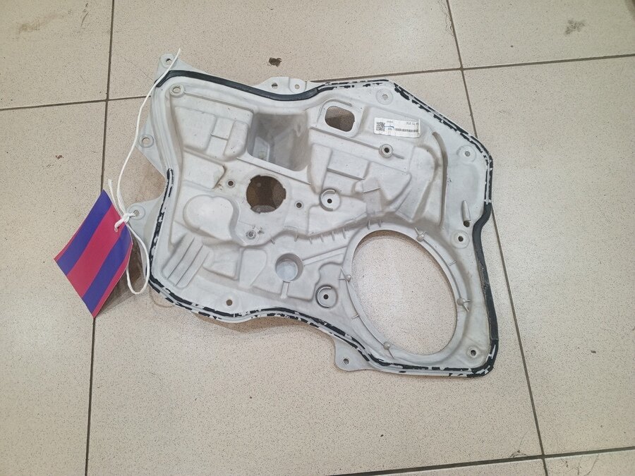 Панель двери задней левой от Mazda 3 BL 2009-2013