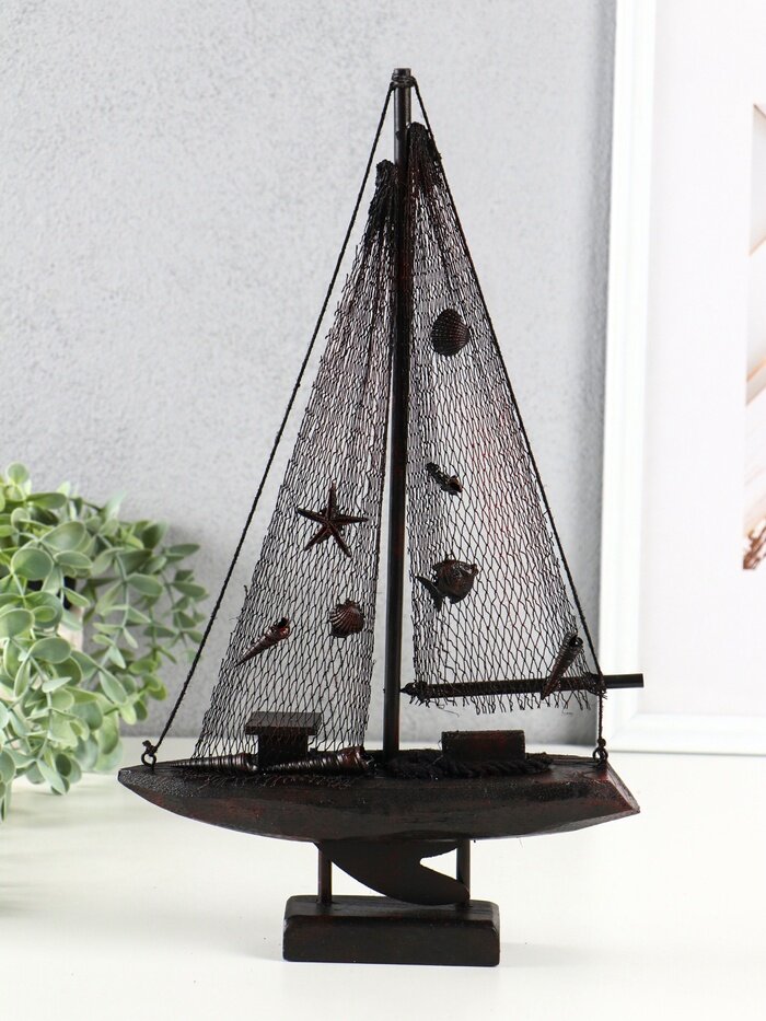 Сувенирная модель корабля «Парусник рыбацкий» на подставке, красно-коричневый, 21.5×6.5×37.5 см