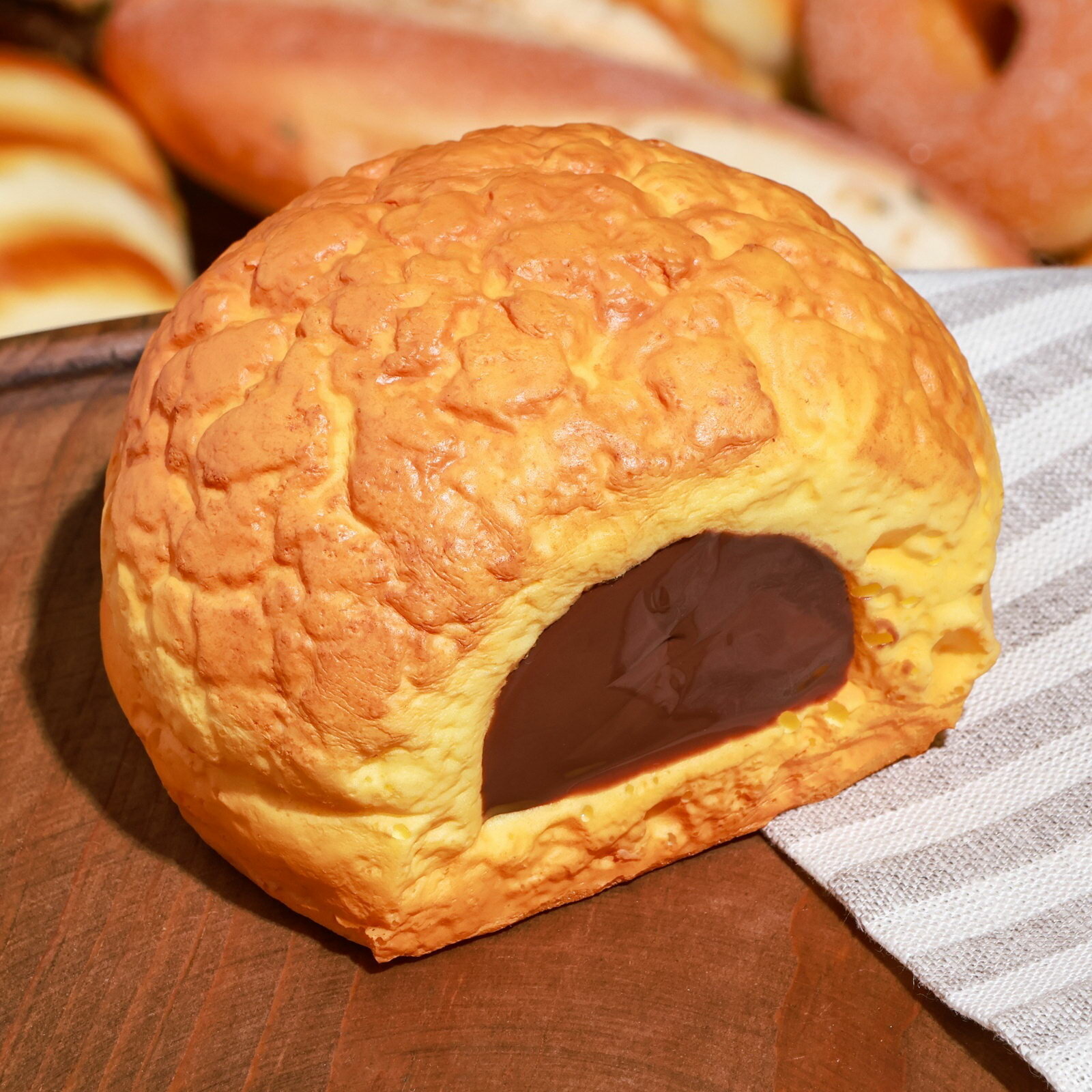 Муляж "Сладкий пирожок с шоколадом", 9x7x5 см, вид: классические