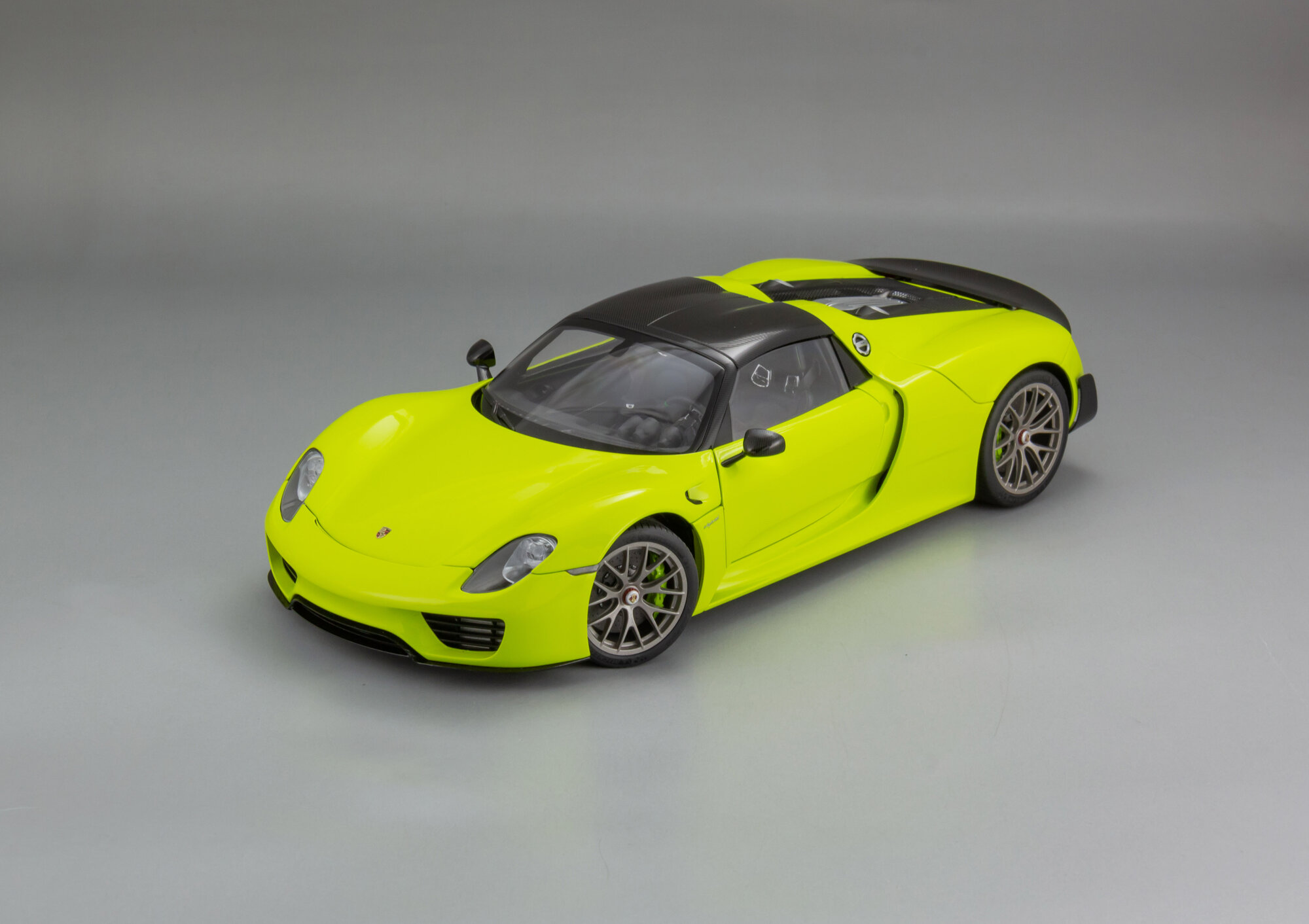 1:18 Porsche 918 Spyder Weissach Package 2013, Коллекционная масштабная модель от AUTOart
